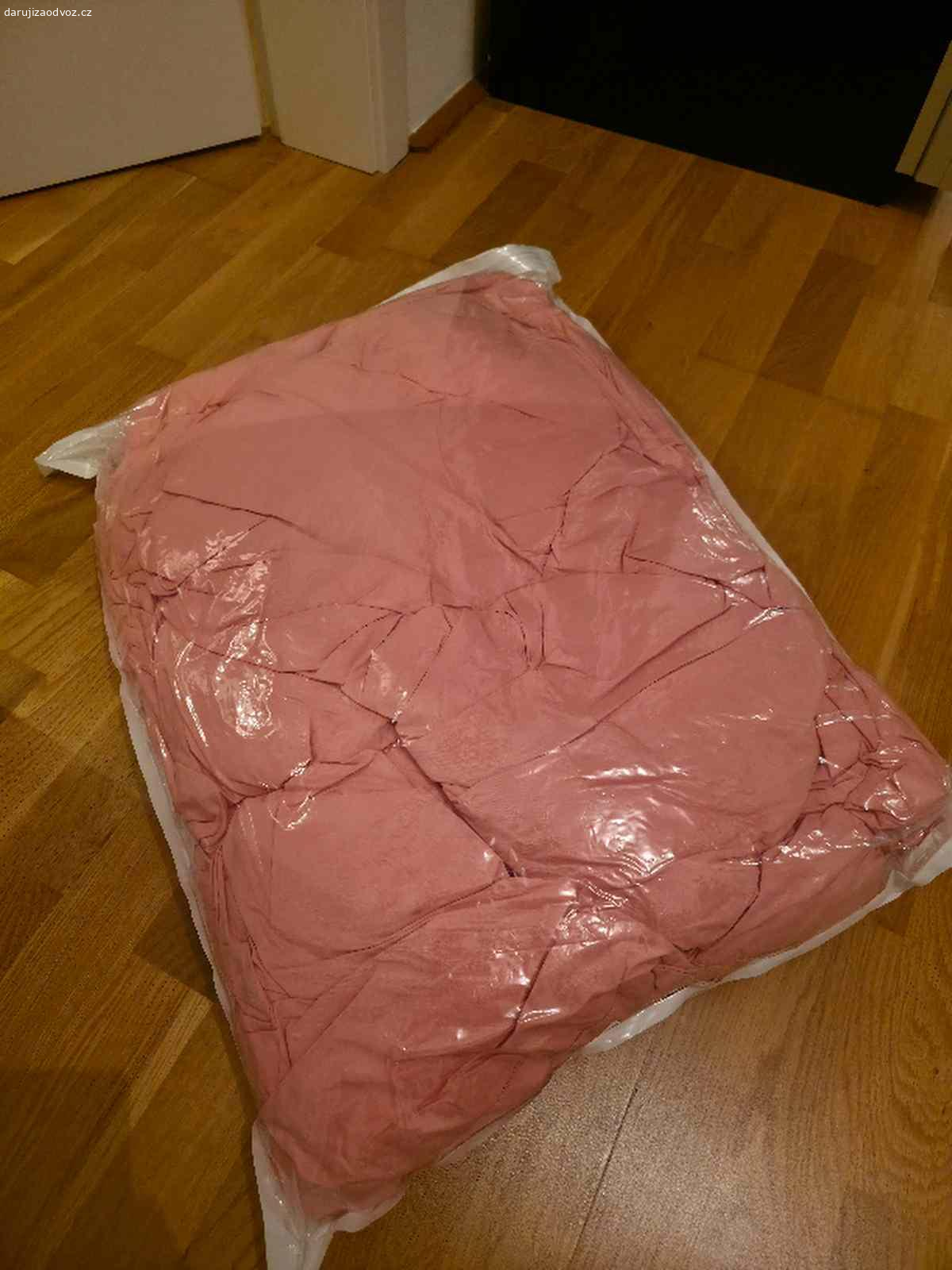 2 perove periny - Dům a zahrada - Daruji za odvoz