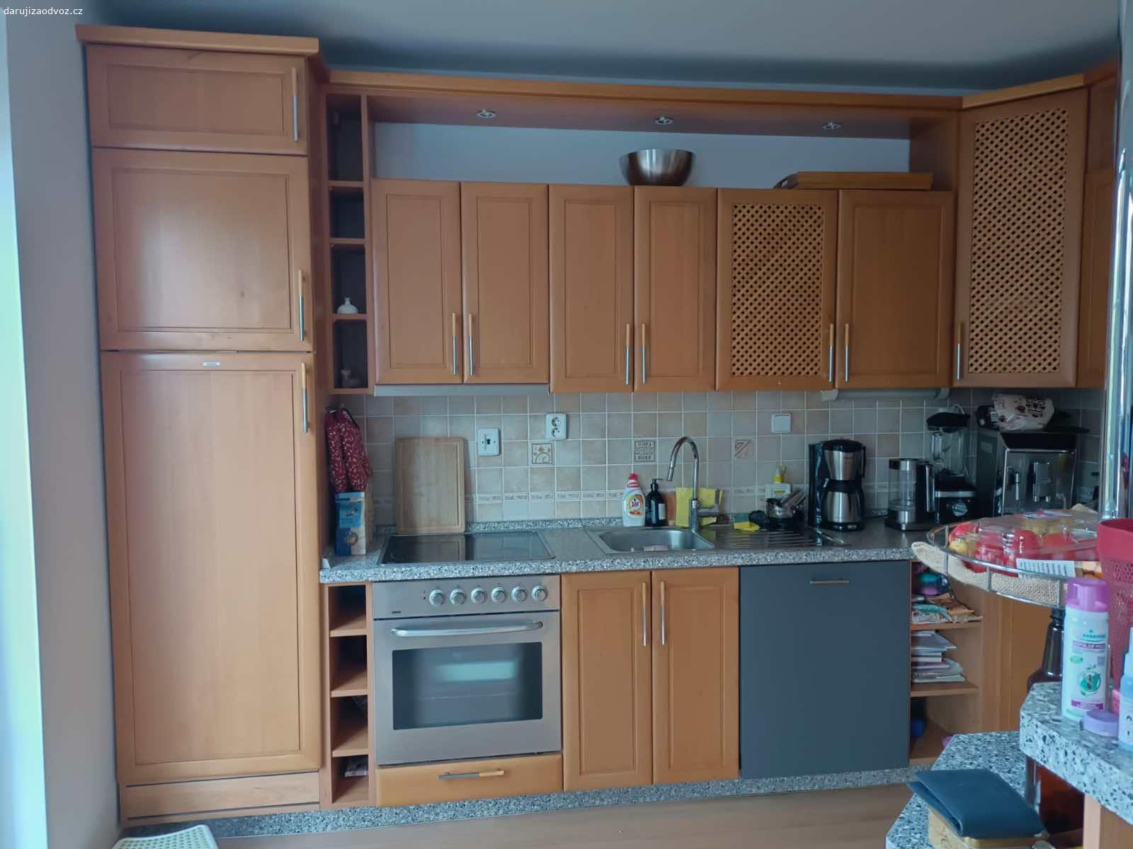 Daruji kuchyn vc.trouby,lednice,komodu a skrinky - Nábytek - Daruji za ...
