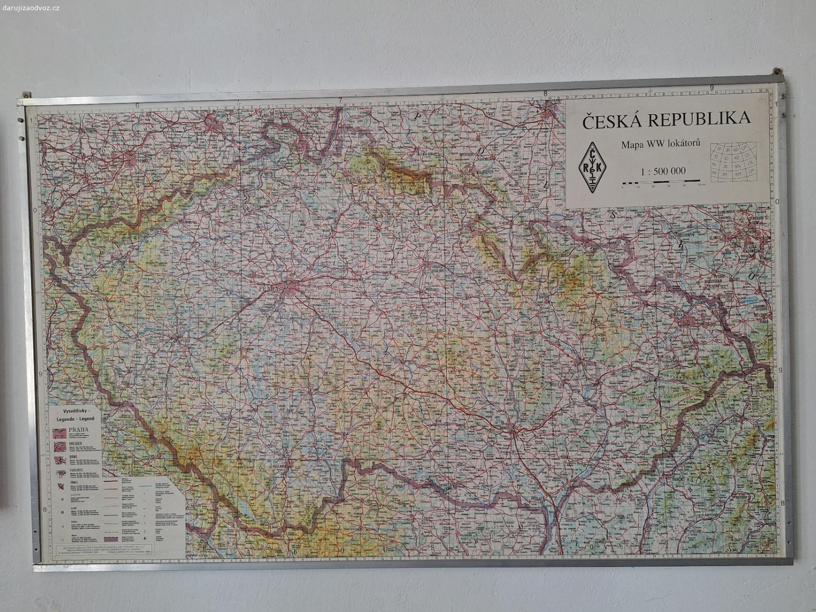 nástěnná mapa ČR r. 1993 v rámu - Knihy - Daruji za odvoz
