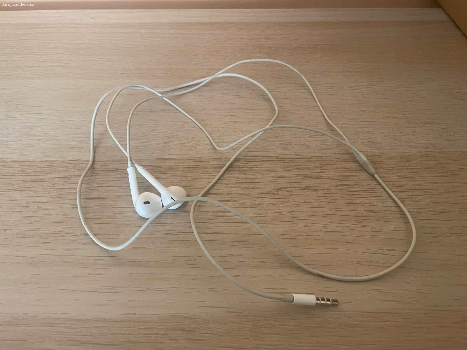 Sluchátka Apple na iPod - Elektro - Daruji za odvoz