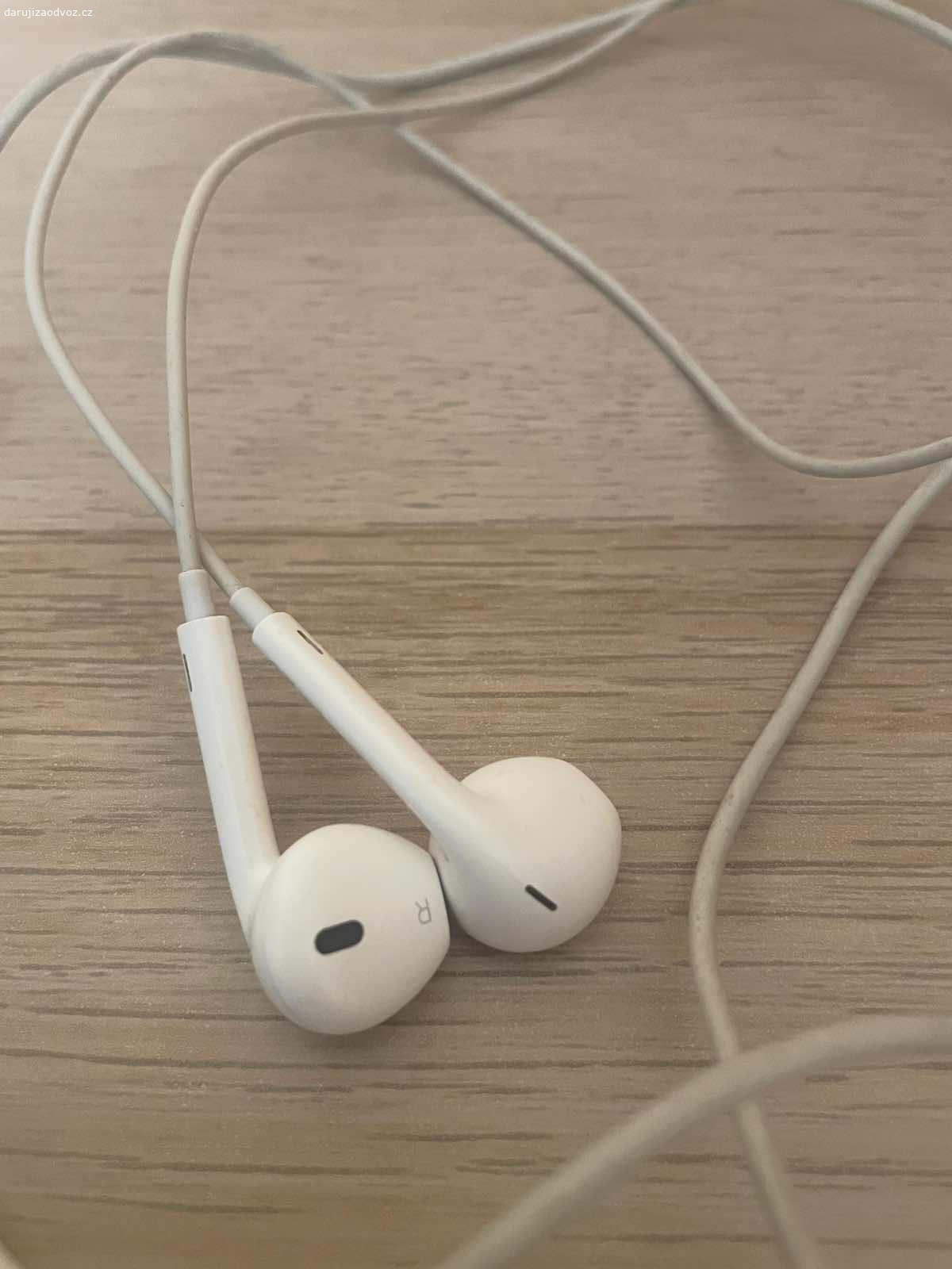 Sluchátka Apple na iPod - Elektro - Daruji za odvoz
