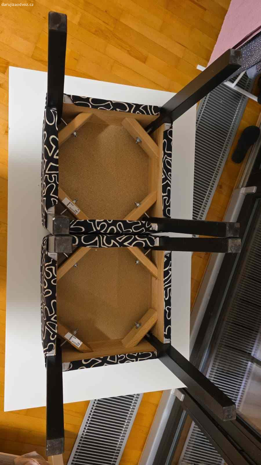 Stoličky IKEA NILS - Nábytek - Daruji za odvoz
